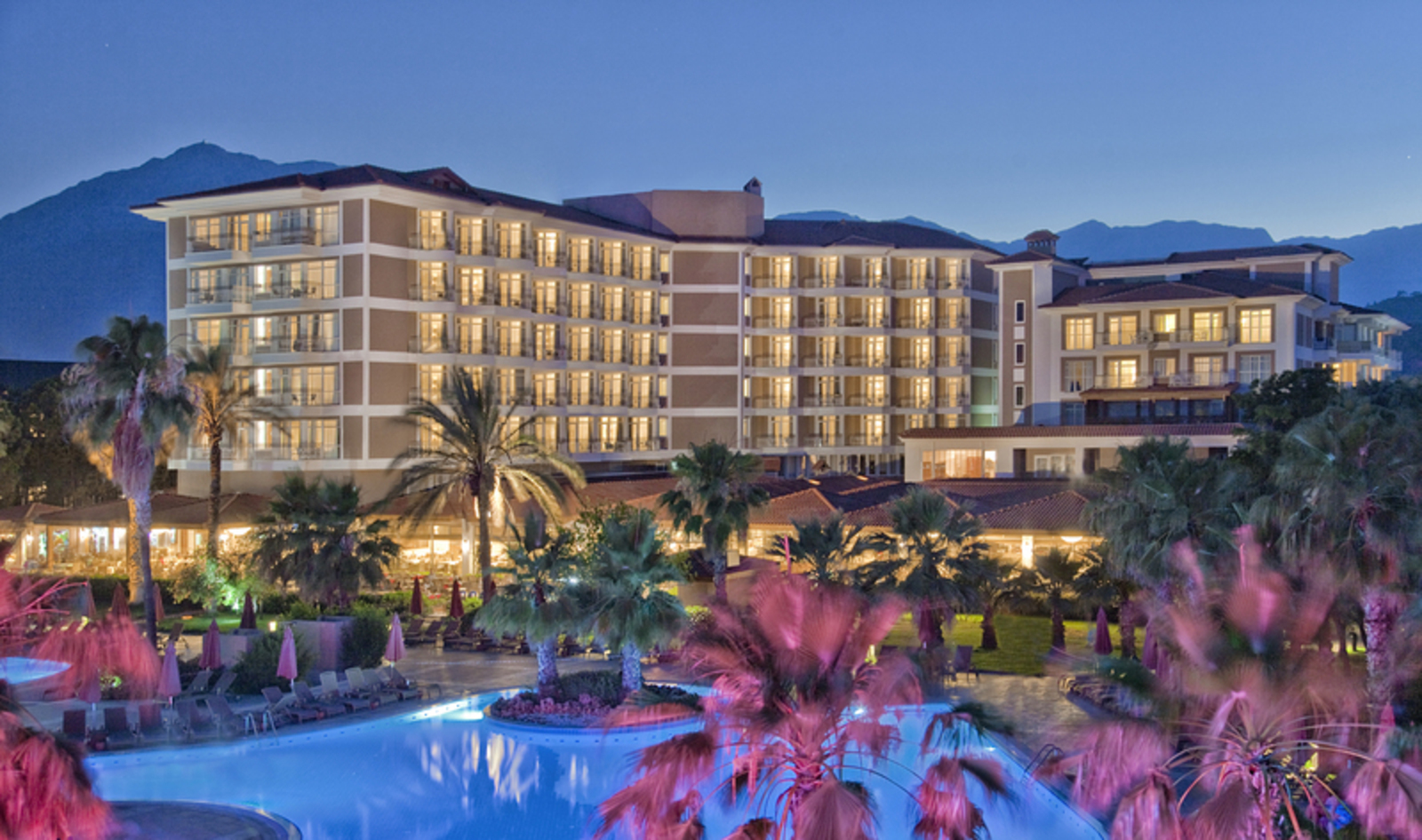 Descoperă luxul absolut în selecția celor mai rafinate șase hoteluri ...